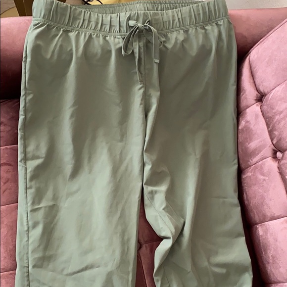 GAIAM | Pants & Jumpsuits | Gaiam Capri Workout Pants | Poshmark